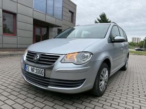 Pelēks Volkswagen Touran 2009 Mažeikiai, ar dzinēja tilpumu 1.90 L un nobraukumu 252 tūkst. km par 3950 €, foto 19 vietnē AUTOMOTO.COM.LV