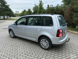 Pelēks Volkswagen Touran 2009 Mažeikiai, ar dzinēja tilpumu 1.90 L un nobraukumu 252 tūkst. km par 3950 €, foto 20 vietnē AUTOMOTO.COM.LV