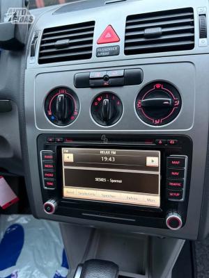 Pelēks Volkswagen Touran 2009 Mažeikiai, ar dzinēja tilpumu 1.90 L un nobraukumu 252 tūkst. km par 3950 €, foto 24 vietnē AUTOMOTO.COM.LV