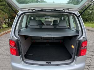 Pelēks Volkswagen Touran 2009 Mažeikiai, ar dzinēja tilpumu 1.90 L un nobraukumu 252 tūkst. km par 3950 €, foto 26 vietnē AUTOMOTO.COM.LV