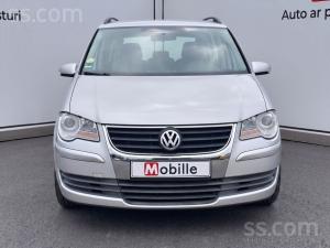 Pelēks Volkswagen Touran 2009 Rīga, ar dzinēja tilpumu 1.60 L un nobraukumu 195 tūkst. km par 4950 €, foto 3 vietnē AUTOMOTO.COM.LV