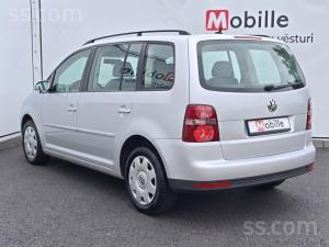 Pelēks Volkswagen Touran 2009 Rīga, ar dzinēja tilpumu 1.60 L un nobraukumu 195 tūkst. km par 4950 €, foto 5 vietnē AUTOMOTO.COM.LV