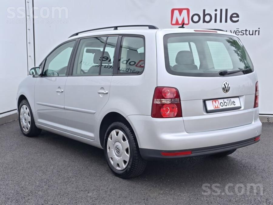 Pelēks Volkswagen Touran 2009 Rīga, ar dzinēja tilpumu 1.60 L un nobraukumu 195 tūkst. km par 4950 €, foto 5 vietnē AUTOMOTO.COM.LV