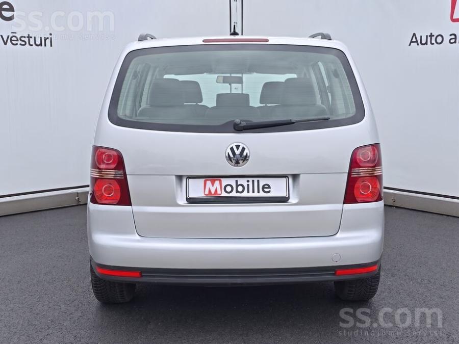 Pelēks Volkswagen Touran 2009 Rīga, ar dzinēja tilpumu 1.60 L un nobraukumu 195 tūkst. km par 4950 €, foto 6 vietnē AUTOMOTO.COM.LV