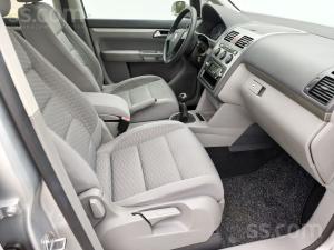 Pelēks Volkswagen Touran 2009 Rīga, ar dzinēja tilpumu 1.60 L un nobraukumu 195 tūkst. km par 4950 €, foto 12 vietnē AUTOMOTO.COM.LV