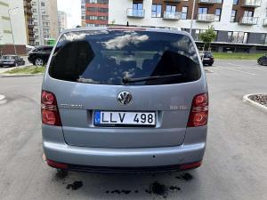 Pelēks Volkswagen Touran 2009 Viļņa, ar dzinēja tilpumu 1.97 L un nobraukumu 320 tūkst. km par 2900 €, foto 7 vietnē AUTOMOTO.COM.LV
