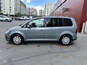 Pelēks Volkswagen Touran 2009 Viļņa, ar dzinēja tilpumu 1.97 L un nobraukumu 320 tūkst. km par 2900 €, foto 9 vietnē AUTOMOTO.COM.LV