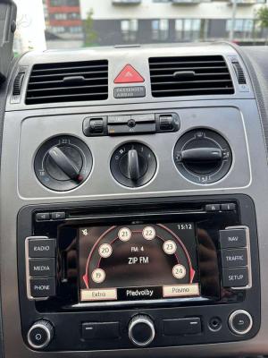 Pelēks Volkswagen Touran 2009 Viļņa, ar dzinēja tilpumu 1.97 L un nobraukumu 320 tūkst. km par 2900 €, foto 14 vietnē AUTOMOTO.COM.LV