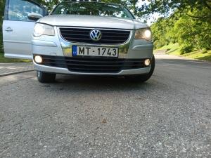 Pelēks Volkswagen Touran 2009 Talsi, ar dzinēja tilpumu 2.00 L un nobraukumu 307 tūkst. km par 2470 €, foto  vietnē AUTOMOTO.COM.LV