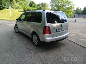 Pelēks Volkswagen Touran 2009 Talsi, ar dzinēja tilpumu 2.00 L un nobraukumu 307 tūkst. km par 2470 €, foto 6 vietnē AUTOMOTO.COM.LV