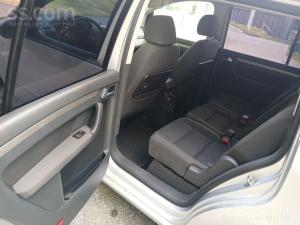 Pelēks Volkswagen Touran 2009 Talsi, ar dzinēja tilpumu 2.00 L un nobraukumu 307 tūkst. km par 2470 €, foto 8 vietnē AUTOMOTO.COM.LV