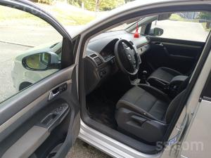 Pelēks Volkswagen Touran 2009 Talsi, ar dzinēja tilpumu 2.00 L un nobraukumu 307 tūkst. km par 2470 €, foto 9 vietnē AUTOMOTO.COM.LV