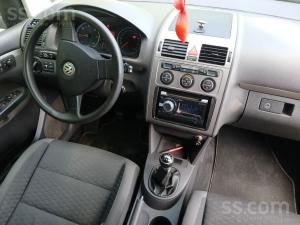 Pelēks Volkswagen Touran 2009 Talsi, ar dzinēja tilpumu 2.00 L un nobraukumu 307 tūkst. km par 2470 €, foto 13 vietnē AUTOMOTO.COM.LV