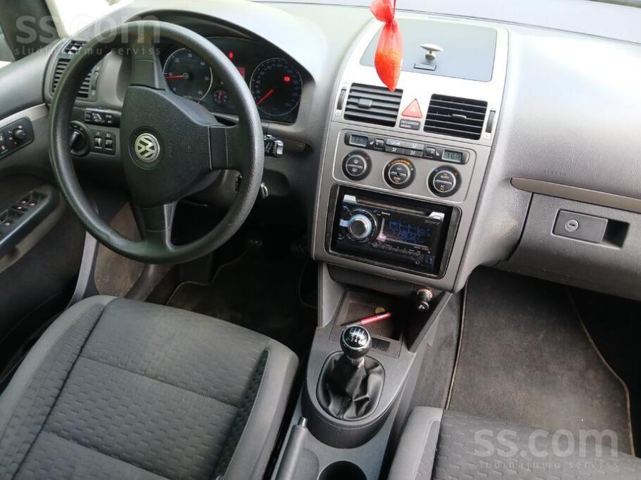 Pelēks Volkswagen Touran 2009 Talsi, ar dzinēja tilpumu 2.00 L un nobraukumu 307 tūkst. km par 2470 €, foto 13 vietnē AUTOMOTO.COM.LV