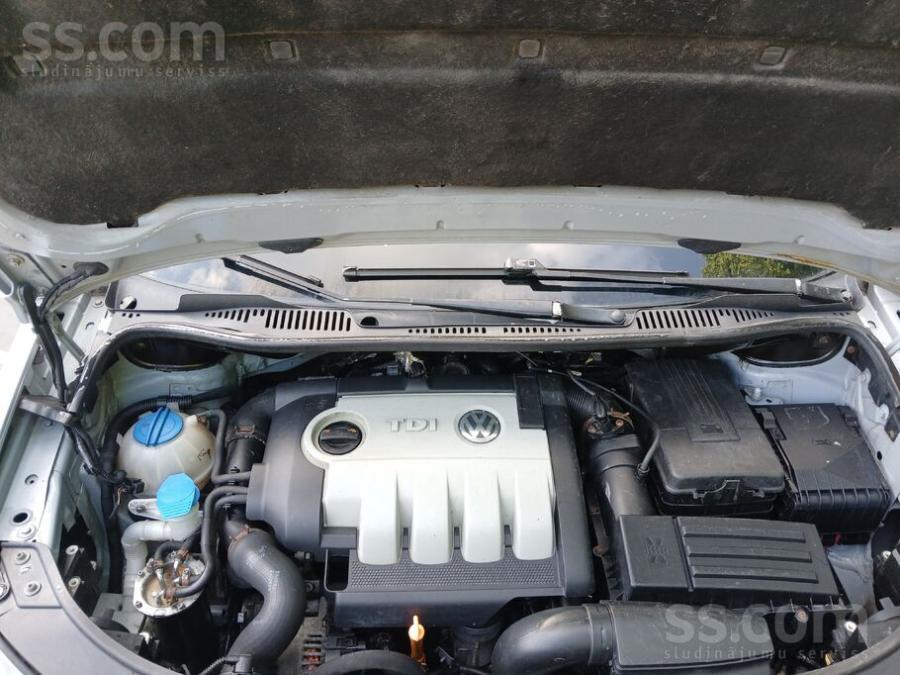 Pelēks Volkswagen Touran 2009 Talsi, ar dzinēja tilpumu 2.00 L un nobraukumu 307 tūkst. km par 2470 €, foto 14 vietnē AUTOMOTO.COM.LV