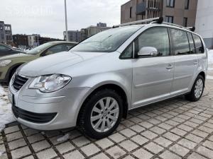 Серый Фольксваген Туран 2009 в Рига, объемом двигателя 1.90 л и пробегом 336 тыс. км за 2990 €, фото  на AUTOMOTO.COM.LV