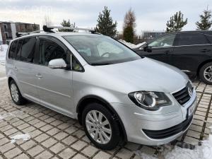 Pelēks Volkswagen Touran 2009 Rīga, ar dzinēja tilpumu 1.90 L un nobraukumu 336 tūkst. km par 2990 €, foto 7 vietnē AUTOMOTO.COM.LV