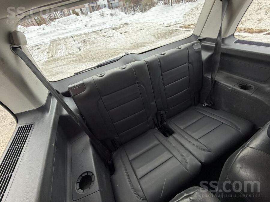 Pelēks Volkswagen Touran 2009 Rīga, ar dzinēja tilpumu 1.90 L un nobraukumu 336 tūkst. km par 2990 €, foto 14 vietnē AUTOMOTO.COM.LV