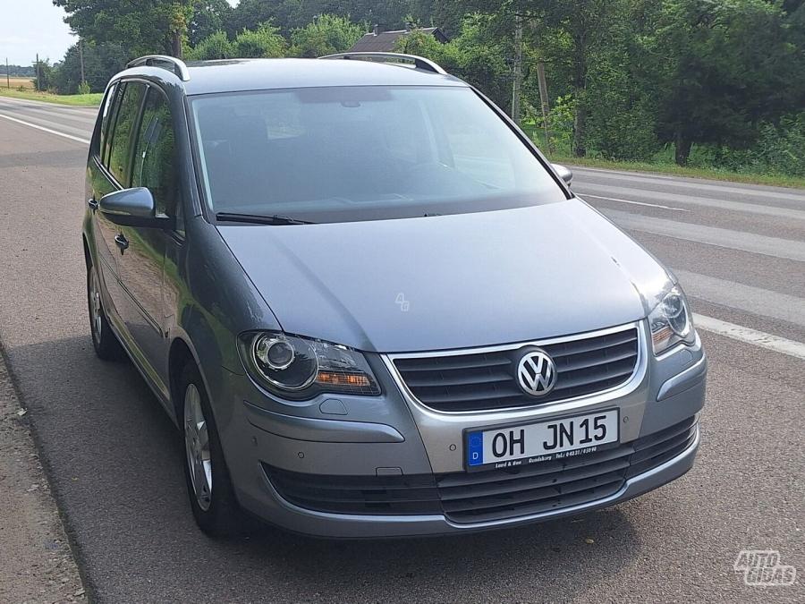 Pelēks Volkswagen Touran 2009 Mažeikiai, ar dzinēja tilpumu 1.90 L un nobraukumu 289 tūkst. km par 4150 €, foto 5 vietnē AUTOMOTO.COM.LV