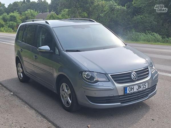 Pelēks Volkswagen Touran 2009 Mažeikiai, ar dzinēja tilpumu 1.90 L un nobraukumu 289 tūkst. km par 4150 €, foto 5 vietnē AUTOMOTO.COM.LV