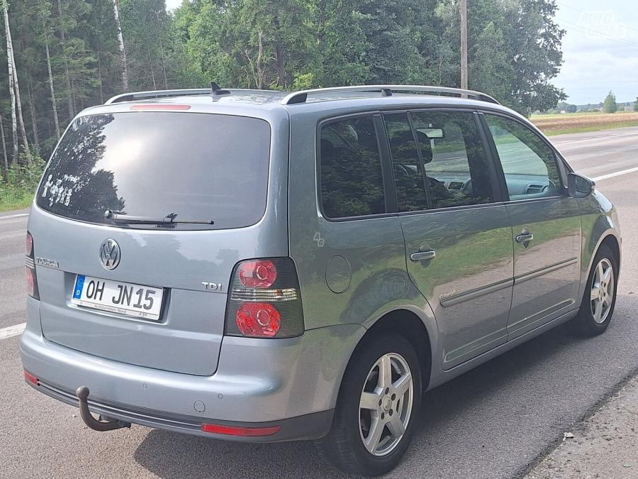 Pelēks Volkswagen Touran 2009 Mažeikiai, ar dzinēja tilpumu 1.90 L un nobraukumu 289 tūkst. km par 4150 €, foto 7 vietnē AUTOMOTO.COM.LV