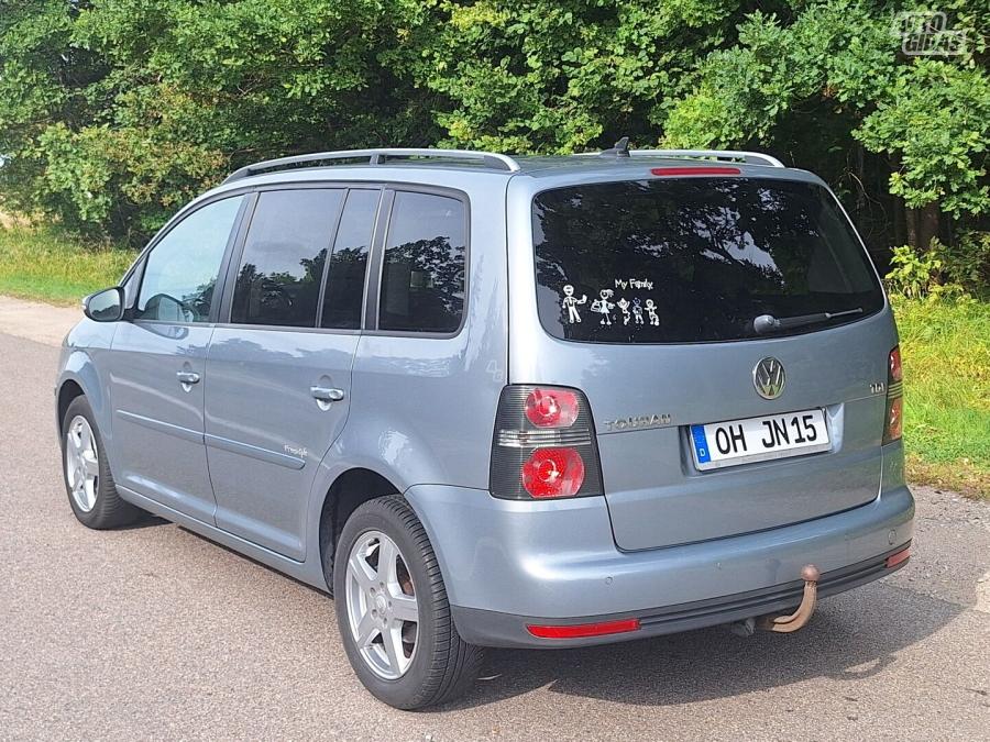 Pelēks Volkswagen Touran 2009 Mažeikiai, ar dzinēja tilpumu 1.90 L un nobraukumu 289 tūkst. km par 4150 €, foto 11 vietnē AUTOMOTO.COM.LV