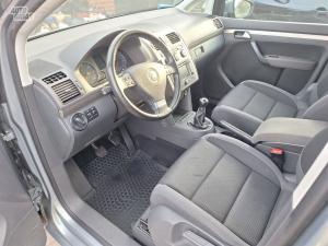 Pelēks Volkswagen Touran 2009 Mažeikiai, ar dzinēja tilpumu 1.90 L un nobraukumu 289 tūkst. km par 4150 €, foto 12 vietnē AUTOMOTO.COM.LV