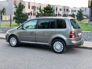 Pelēks Volkswagen Touran 2009 Kauņa, ar dzinēja tilpumu 1.90 L un nobraukumu 500 tūkst. km par 799 €, foto 5 vietnē AUTOMOTO.COM.LV