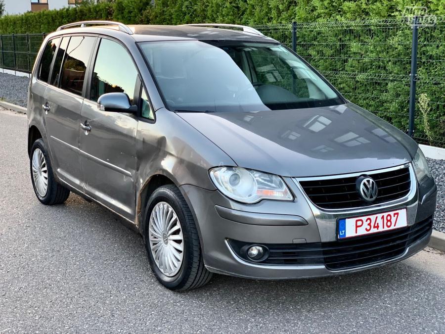 Pelēks Volkswagen Touran 2009 Kauņa, ar dzinēja tilpumu 1.90 L un nobraukumu 500 tūkst. km par 799 €, foto 7 vietnē AUTOMOTO.COM.LV