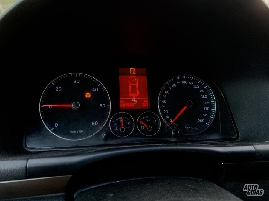 Pelēks Volkswagen Touran 2009 Kauņa, ar dzinēja tilpumu 1.90 L un nobraukumu 500 tūkst. km par 799 €, foto 19 vietnē AUTOMOTO.COM.LV