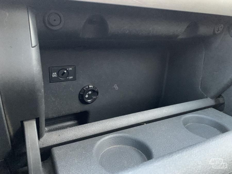 Pelēks Volkswagen Touran 2009 Kauņa, ar dzinēja tilpumu 1.90 L un nobraukumu 500 tūkst. km par 799 €, foto 33 vietnē AUTOMOTO.COM.LV
