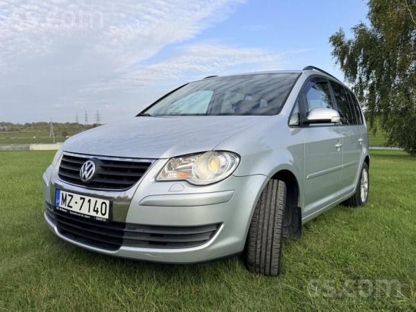 Фольксваген Туран 2009 в Рига на AUTOMOTO.COM.LV Серый Фольксваген Туран 2009 в Рига, объемом двигателя 1.90 л и пробегом 367 тыс. км за 3500 €, фото 1 на AUTOMOTO.COM.LV