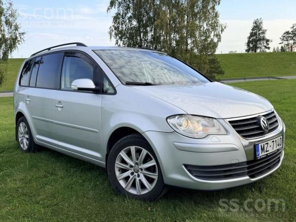 Фольксваген Туран 2009 в Рига на AUTOMOTO.COM.LV Серый Фольксваген Туран 2009 в Рига, объемом двигателя 1.90 л и пробегом 367 тыс. км за 3500 €, фото 6 на AUTOMOTO.COM.LV