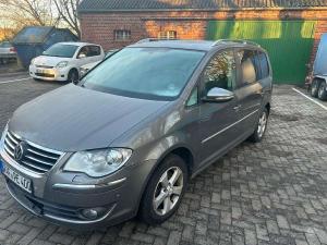 Pelēks Volkswagen Touran 2010 Jurbarkas, ar dzinēja tilpumu 1.97 L un nobraukumu 241 tūkst. km par 3899 €, foto  vietnē AUTOMOTO.COM.LV