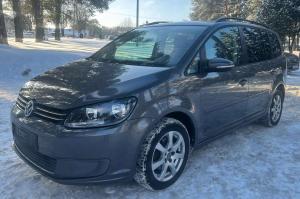 Pelēks Volkswagen Touran 2010 Viļņa, ar dzinēja tilpumu 1.60 L un nobraukumu 252 tūkst. km par 4990 €, foto 2 vietnē AUTOMOTO.COM.LV