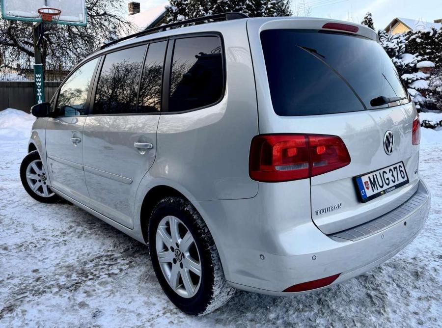 Pelēks Volkswagen Touran 2010 Kauņa, ar dzinēja tilpumu 0.00 L un nobraukumu 283 tūkst. km par 6200 €, foto 3 vietnē AUTOMOTO.COM.LV
