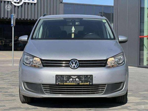 Pelēks Volkswagen Touran 2010 Šauļi, ar dzinēja tilpumu 1.39 L un nobraukumu 219 tūkst. km par 5400 €, foto 3 vietnē AUTOMOTO.COM.LV