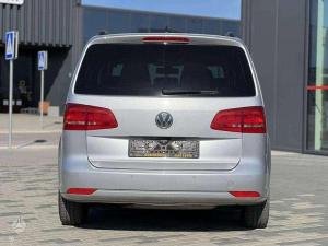 Grey Volkswagen Touran 2010 in Siauliai, with an engine capacity of 1.39 L and mileage of 219 thousand km for 5400 €, photo 6 on AUTOMOTO.COM.LV