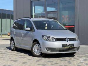 Grey Volkswagen Touran 2010 in Siauliai, with an engine capacity of 1.39 L and mileage of 219 thousand km for 5400 €, photo 10 on AUTOMOTO.COM.LV