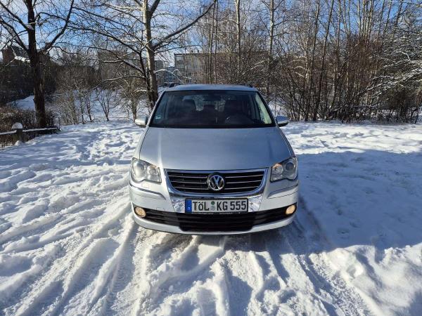 Pelēks Volkswagen Touran 2010 Kauņa, ar dzinēja tilpumu 2.00 L un nobraukumu 270 tūkst. km par 4250 €, foto 6 vietnē AUTOMOTO.COM.LV