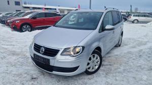 Pelēks Volkswagen Touran 2010 Marijampole, ar dzinēja tilpumu 1.97 L un nobraukumu 322 tūkst. km par 4290 €, foto  vietnē AUTOMOTO.COM.LV