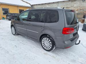 Grey Volkswagen Touran 2010 in Marijampole, with an engine capacity of 1.40 L and mileage of 256 thousand km for 4750 €, photo 5 on AUTOMOTO.COM.LV