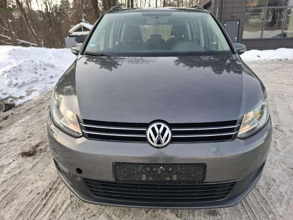 Pelēks Volkswagen Touran 2010 Utena, ar dzinēja tilpumu 1.60 L un nobraukumu 275 tūkst. km par 3600 €, foto 2 vietnē AUTOMOTO.COM.LV