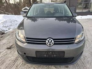 Grey Volkswagen Touran 2010 in Utena, with an engine capacity of 1.60 L and mileage of 275 thousand km for 3600 €, photo 2 on AUTOMOTO.COM.LV