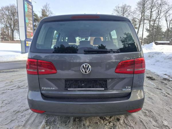Pelēks Volkswagen Touran 2010 Utena, ar dzinēja tilpumu 1.60 L un nobraukumu 275 tūkst. km par 3600 €, foto 7 vietnē AUTOMOTO.COM.LV