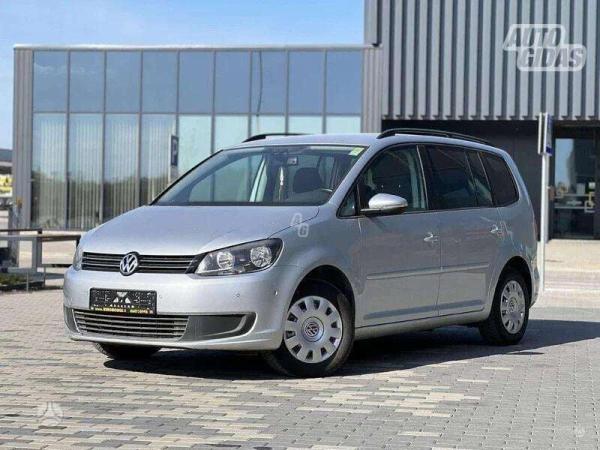 Grey Volkswagen Touran 2010 in Siauliai, with an engine capacity of 1.40 L and mileage of 219 thousand km for 5200 €, photo 11 on AUTOMOTO.COM.LV