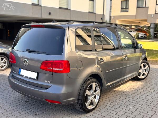 Grey Volkswagen Touran 2010 in Kaunas, with an engine capacity of 2.00 L and mileage of 451 thousand km for 3750 €, photo 3 on AUTOMOTO.COM.LV