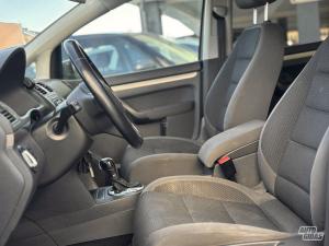 Grey Volkswagen Touran 2010 in Kaunas, with an engine capacity of 2.00 L and mileage of 451 thousand km for 3750 €, photo 13 on AUTOMOTO.COM.LV