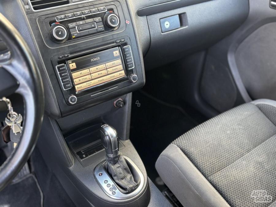 Grey Volkswagen Touran 2010 in Kaunas, with an engine capacity of 2.00 L and mileage of 451 thousand km for 3750 €, photo 15 on AUTOMOTO.COM.LV