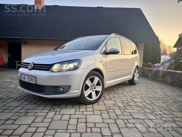 Pelēks Volkswagen Touran 2010 Saldus, ar dzinēja tilpumu 1.60 L un nobraukumu 296 tūkst. km par 4850 €, foto 2 vietnē AUTOMOTO.COM.LV